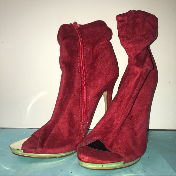 Hot Miami Styles | Shoes | Htf Hot Miami Styles Gold Peep Toe Booties ...